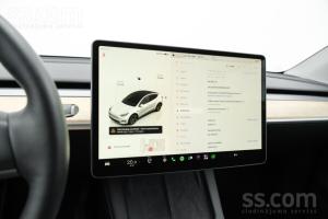 Белый Тесла Модель Y 2022 в Рига, объемом двигателя 0.00 л и пробегом 98 тыс. км за 38900 €, фото 18 на AUTOMOTO.COM.LV