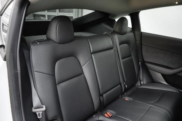 Balts Tesla Model Y 2022 Rīga, ar dzinēja tilpumu 0.00 L un nobraukumu 98 tūkst. km par 38900 €, foto 9 vietnē AUTOMOTO.COM.LV