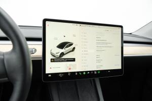 White Tesla Model Y 2022 in Riga, with an engine capacity of 0.00 L and mileage of 98 thousand km for 38900 €, photo 18 on AUTOMOTO.COM.LV