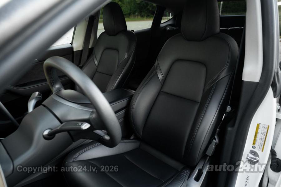 White Tesla Model Y 2022 in Tallinn, with an engine capacity of 0.00 L and mileage of 43 thousand km for 41000 €, photo 15 on AUTOMOTO.COM.LV