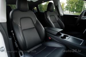 White Tesla Model Y 2022 in Tallinn, with an engine capacity of 0.00 L and mileage of 43 thousand km for 41000 €, photo 16 on AUTOMOTO.COM.LV