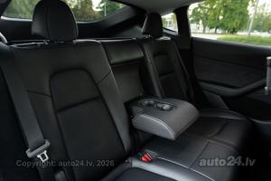 White Tesla Model Y 2022 in Tallinn, with an engine capacity of 0.00 L and mileage of 43 thousand km for 41000 €, photo 18 on AUTOMOTO.COM.LV