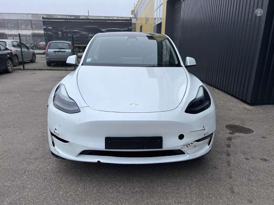 Balts Tesla Model Y 2023 Alīta, ar dzinēja tilpumu 0.00 L un nobraukumu 42 tūkst. km par 15900 €, foto 12 vietnē AUTOMOTO.COM.LV