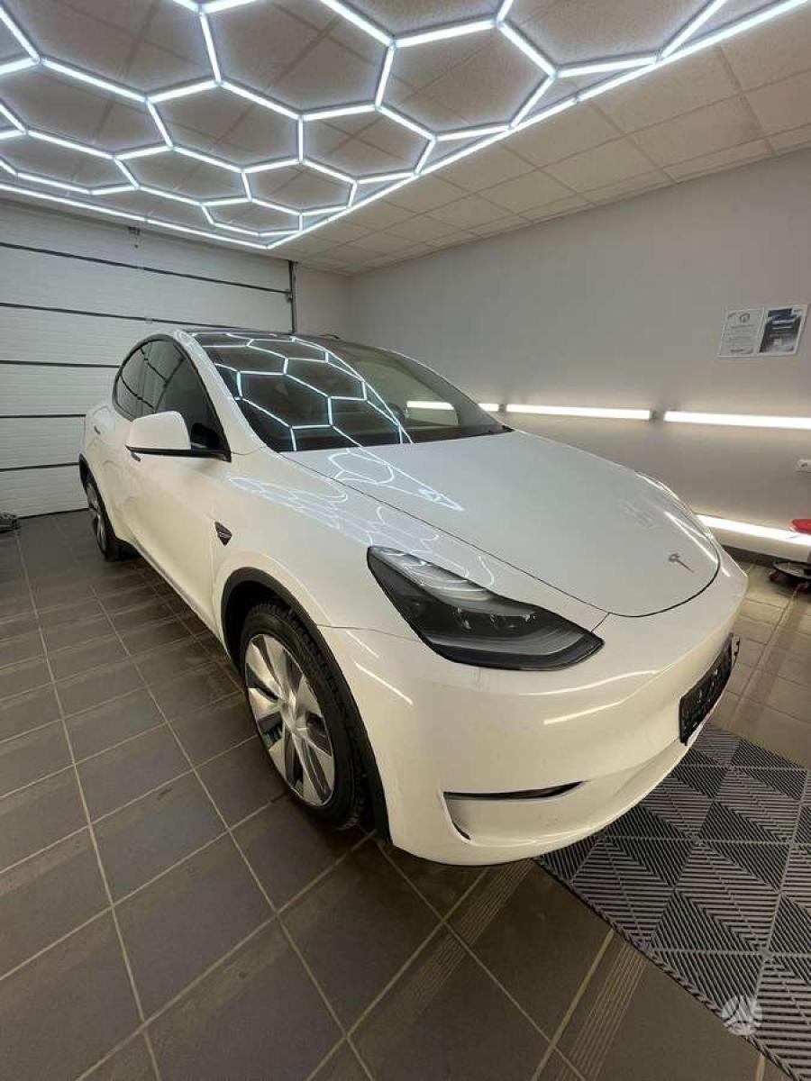 Balts Tesla Model Y 2023 Klaipėda, ar dzinēja tilpumu 0.00 L un nobraukumu 200 tūkst. km par 17200 €, foto 2 vietnē AUTOMOTO.COM.LV