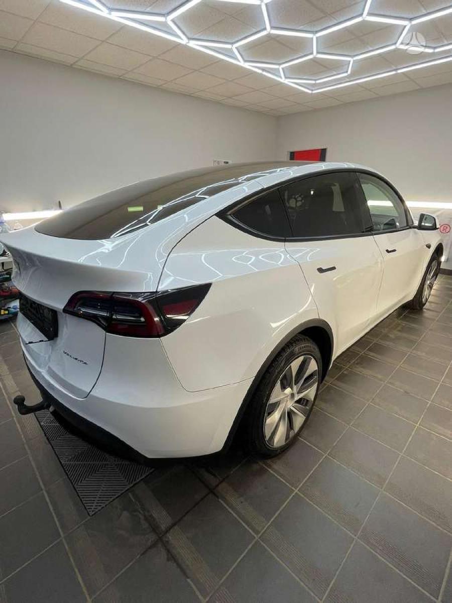Balts Tesla Model Y 2023 Klaipėda, ar dzinēja tilpumu 0.00 L un nobraukumu 200 tūkst. km par 17200 €, foto 5 vietnē AUTOMOTO.COM.LV