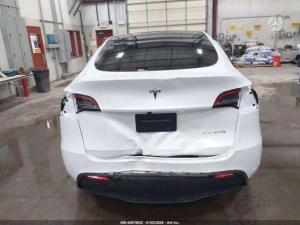 Balts Tesla Model Y 2023 Klaipėda, ar dzinēja tilpumu 0.00 L un nobraukumu 18 tūkst. km par 14000 €, foto 17 vietnē AUTOMOTO.COM.LV