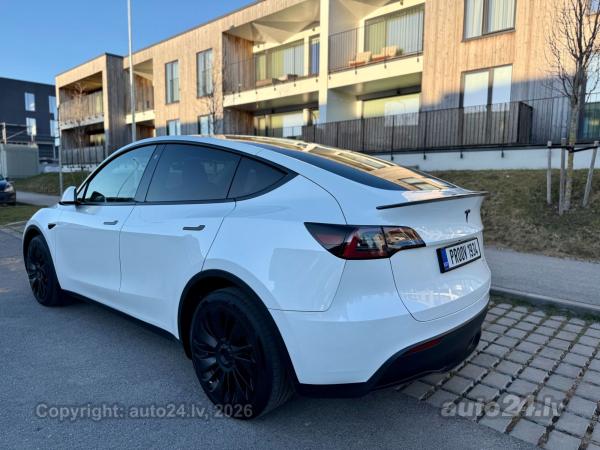 Balts Tesla Model Y 2023 Tallina, ar dzinēja tilpumu 0.00 L un nobraukumu 94 tūkst. km par 33900 €, foto 8 vietnē AUTOMOTO.COM.LV