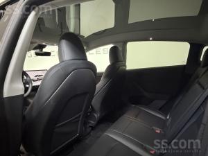 White Tesla Model Y 2023 in Riga, with an engine capacity of 0.00 L and mileage of 19 thousand km for 32900 €, photo 11 on AUTOMOTO.COM.LV