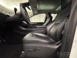 Белый Тесла Модель Y 2023 в Рига, объемом двигателя 0.00 л и пробегом 136 тыс. км за 29990 €, фото 9 на AUTOMOTO.COM.LV