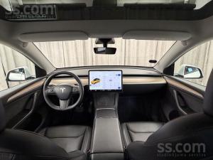 Белый Тесла Модель Y 2023 в Рига, объемом двигателя 0.00 л и пробегом 136 тыс. км за 29990 €, фото 10 на AUTOMOTO.COM.LV