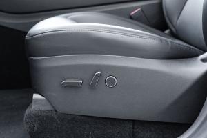 Balts Tesla Model Y 2023 Mārupe, ar dzinēja tilpumu 0.00 L un nobraukumu 760 tūkst. km par 40900 €, foto 9 vietnē AUTOMOTO.COM.LV