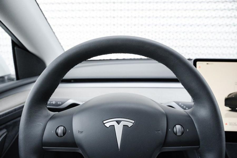 Balts Tesla Model Y 2023 Mārupe, ar dzinēja tilpumu 0.00 L un nobraukumu 760 tūkst. km par 40900 €, foto 11 vietnē AUTOMOTO.COM.LV