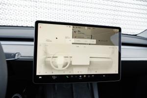 Balts Tesla Model Y 2023 Mārupe, ar dzinēja tilpumu 0.00 L un nobraukumu 760 tūkst. km par 40900 €, foto 12 vietnē AUTOMOTO.COM.LV