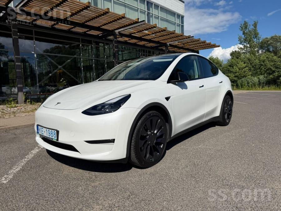 Balts Tesla Model Y 2023 Rīga, ar dzinēja tilpumu 0.00 L un nobraukumu 60 tūkst. km par 33000 €, foto 1 vietnē AUTOMOTO.COM.LV