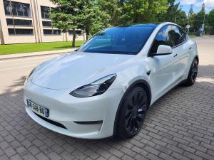 Balts Tesla Model Y 2023 Viļņa, ar dzinēja tilpumu 0.00 L un nobraukumu 276 tūkst. km par 21900 €, foto  vietnē AUTOMOTO.COM.LV