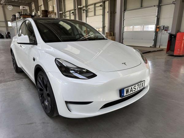 Белый Тесла Модель Y 2023 в Вильнюс, объемом двигателя 0.00 л и пробегом 73 тыс. км за 38900 €, фото 1 на AUTOMOTO.COM.LV