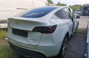Balts Tesla Model Y 2023 Viļņa, ar dzinēja tilpumu 0.00 L un nobraukumu 24 tūkst. km par 12600 €, foto 5 vietnē AUTOMOTO.COM.LV
