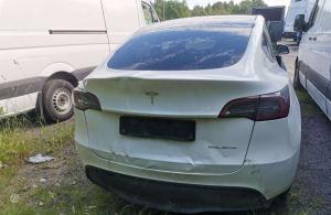 Balts Tesla Model Y 2023 Viļņa, ar dzinēja tilpumu 0.00 L un nobraukumu 24 tūkst. km par 12600 €, foto 6 vietnē AUTOMOTO.COM.LV