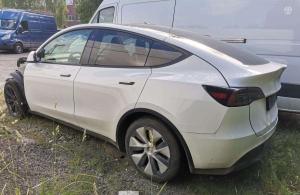 Balts Tesla Model Y 2023 Viļņa, ar dzinēja tilpumu 0.00 L un nobraukumu 24 tūkst. km par 12600 €, foto 7 vietnē AUTOMOTO.COM.LV