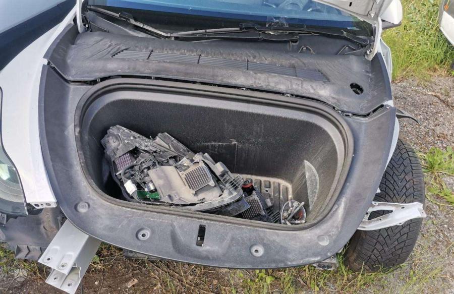 Balts Tesla Model Y 2023 Viļņa, ar dzinēja tilpumu 0.00 L un nobraukumu 24 tūkst. km par 12600 €, foto 13 vietnē AUTOMOTO.COM.LV