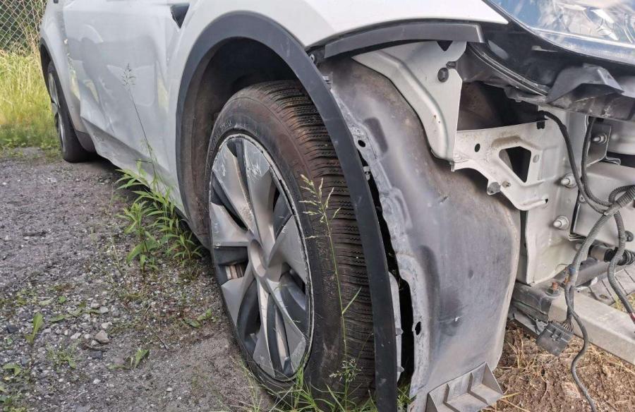 Balts Tesla Model Y 2023 Viļņa, ar dzinēja tilpumu 0.00 L un nobraukumu 24 tūkst. km par 12600 €, foto 15 vietnē AUTOMOTO.COM.LV