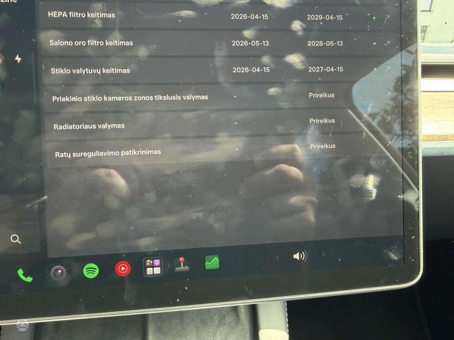 White Tesla Model Y 2023 in Kaunas, with an engine capacity of 0.00 L and mileage of 52 thousand km for 37700 €, photo 24 on AUTOMOTO.COM.LV