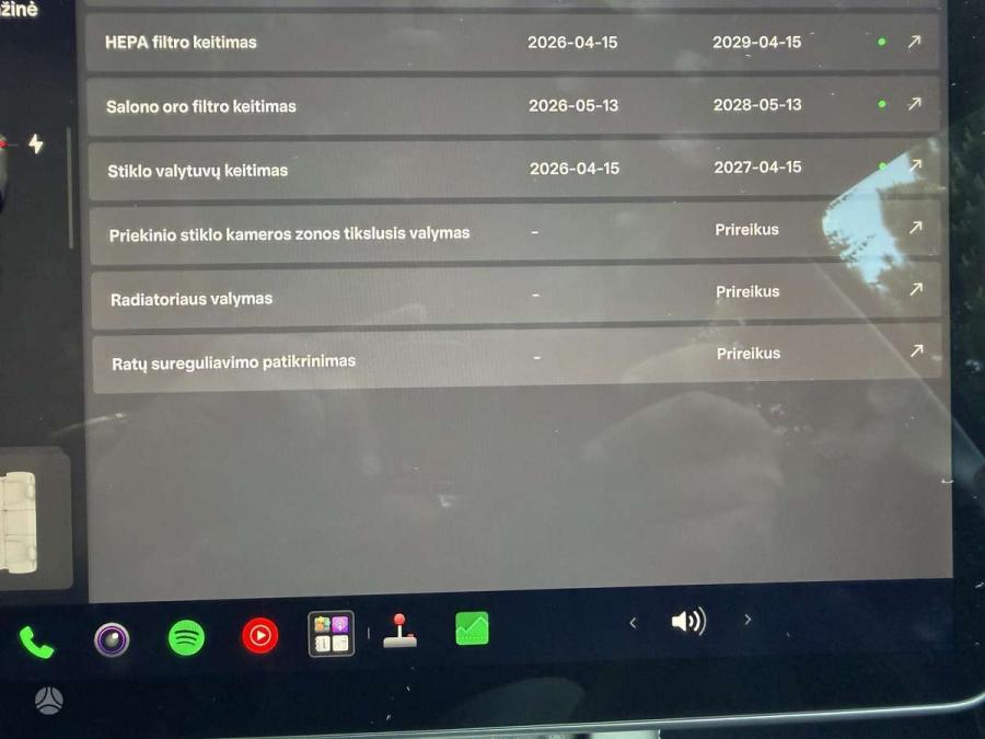 White Tesla Model Y 2023 in Kaunas, with an engine capacity of 0.00 L and mileage of 52 thousand km for 37700 €, photo 32 on AUTOMOTO.COM.LV