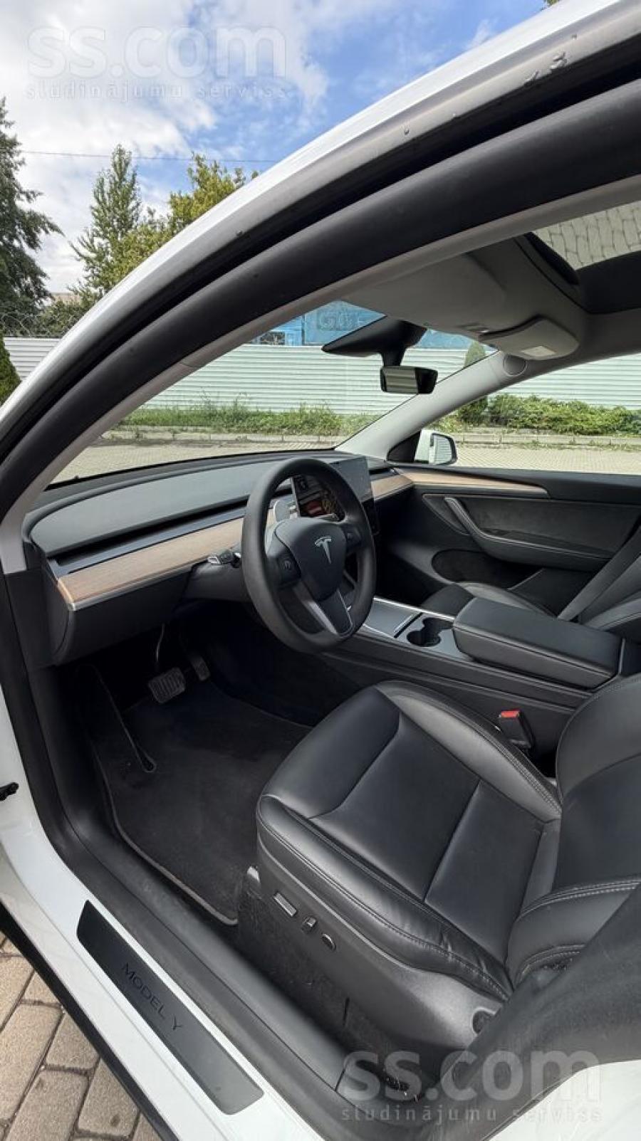 Balts Tesla Model Y 2023 Rīga, ar dzinēja tilpumu 0.00 L un nobraukumu 55 tūkst. km par 35000 €, foto 5 vietnē AUTOMOTO.COM.LV