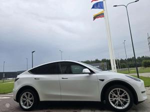 Balts Tesla Model Y 2023 Klaipėda, ar dzinēja tilpumu 0.00 L un nobraukumu 52 tūkst. km par 32500 €, foto 9 vietnē AUTOMOTO.COM.LV