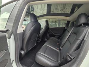 Balts Tesla Model Y 2023 Klaipėda, ar dzinēja tilpumu 0.00 L un nobraukumu 52 tūkst. km par 32500 €, foto 13 vietnē AUTOMOTO.COM.LV