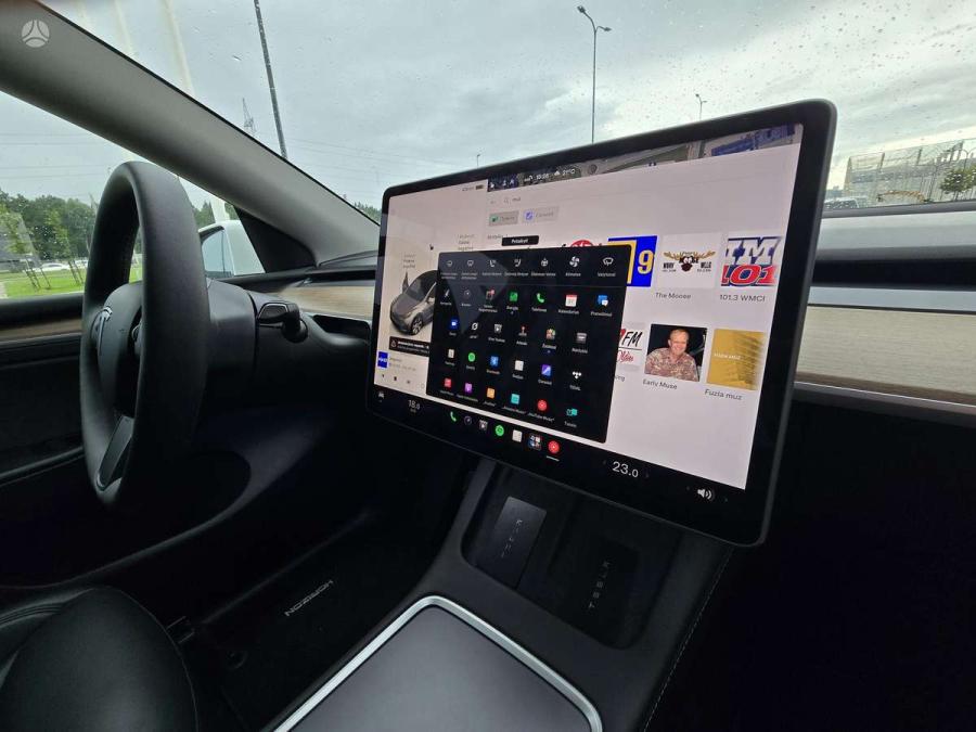 Balts Tesla Model Y 2023 Klaipėda, ar dzinēja tilpumu 0.00 L un nobraukumu 52 tūkst. km par 32500 €, foto 18 vietnē AUTOMOTO.COM.LV