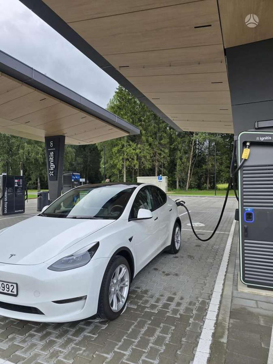Balts Tesla Model Y 2023 Klaipėda, ar dzinēja tilpumu 0.00 L un nobraukumu 52 tūkst. km par 32500 €, foto 26 vietnē AUTOMOTO.COM.LV