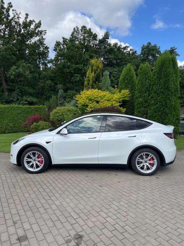 Balts Tesla Model Y 2023 Kauņa, ar dzinēja tilpumu 0.00 L un nobraukumu 58 tūkst. km par 31500 €, foto 4 vietnē AUTOMOTO.COM.LV