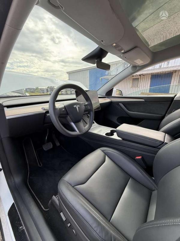 Balts Tesla Model Y 2023 Kauņa, ar dzinēja tilpumu 0.00 L un nobraukumu 90 tūkst. km par 23490 €, foto 10 vietnē AUTOMOTO.COM.LV