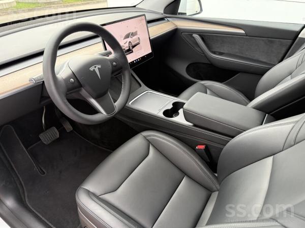 Balts Tesla Model Y 2023 Rīga, ar dzinēja tilpumu 0.00 L un nobraukumu 64 tūkst. km par 36500 €, foto 5 vietnē AUTOMOTO.COM.LV
