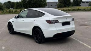 Balts Tesla Model Y 2023 Viļņa, ar dzinēja tilpumu 0.00 L un nobraukumu 116 tūkst. km par 35000 €, foto 3 vietnē AUTOMOTO.COM.LV