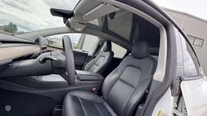 Balts Tesla Model Y 2023 Viļņa, ar dzinēja tilpumu 0.00 L un nobraukumu 116 tūkst. km par 35000 €, foto 8 vietnē AUTOMOTO.COM.LV