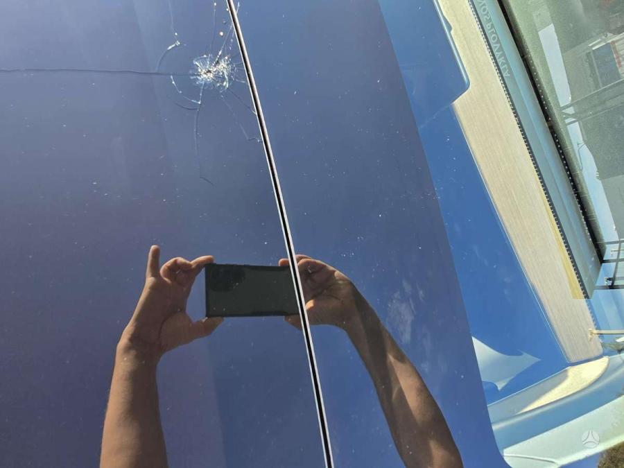 Белый Тесла Модель Y 2023 в Вильнюс, объемом двигателя 0.00 л и пробегом 167 тыс. км за 23500 €, фото 3 на AUTOMOTO.COM.LV