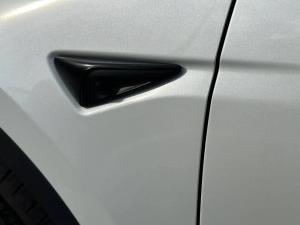 White Tesla Model Y 2023 in Jelgava, with an engine capacity of 0.00 L and mileage of 89 thousand km for 38000 €, photo 21 on AUTOMOTO.COM.LV