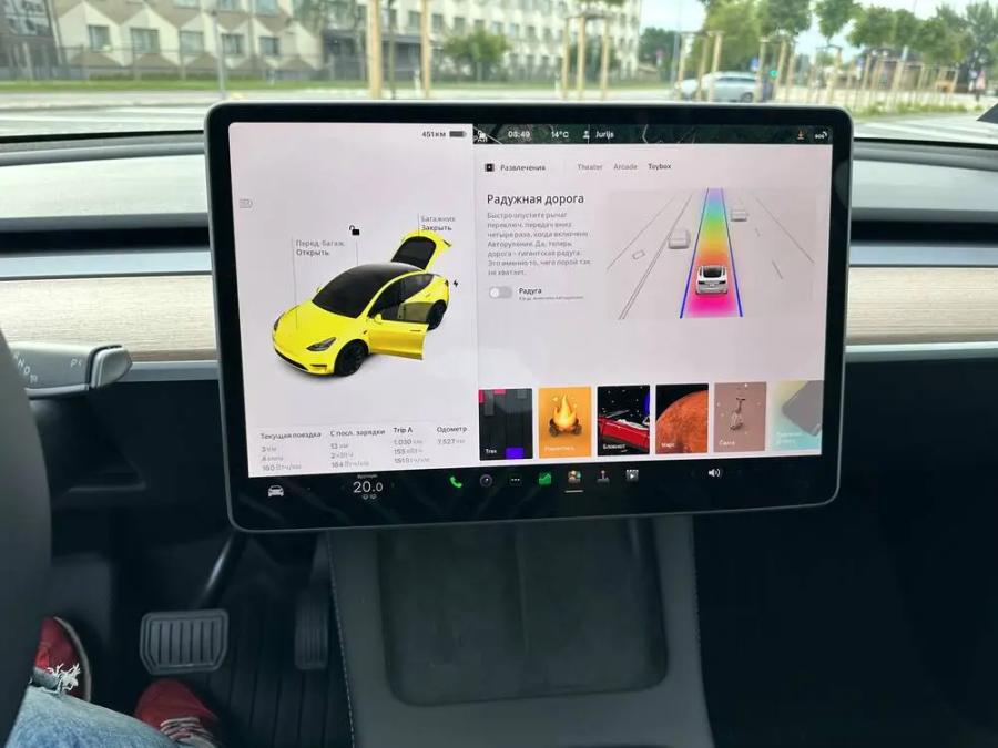 White Tesla Model Y 2023 in Jelgava, with an engine capacity of 0.00 L and mileage of 89 thousand km for 38000 €, photo 28 on AUTOMOTO.COM.LV
