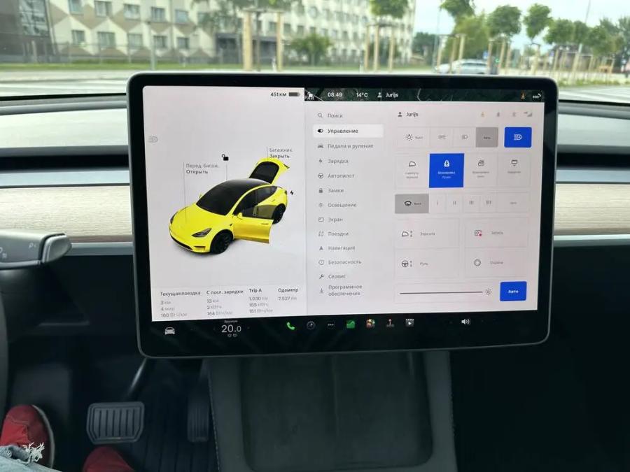 White Tesla Model Y 2023 in Jelgava, with an engine capacity of 0.00 L and mileage of 89 thousand km for 38000 €, photo 29 on AUTOMOTO.COM.LV