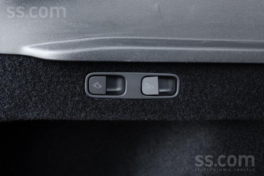 Белый Тесла Модель Y 2023 в Рига, объемом двигателя 0.00 л и пробегом 78 тыс. км за 41200 €, фото 22 на AUTOMOTO.COM.LV