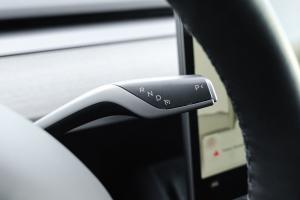 White Tesla Model Y 2023 in Marupe, with an engine capacity of 0.00 L and mileage of 78 thousand km for 41200 €, photo 12 on AUTOMOTO.COM.LV