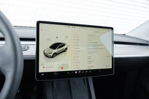 White Tesla Model Y 2023 in Marupe, with an engine capacity of 0.00 L and mileage of 78 thousand km for 41200 €, photo 18 on AUTOMOTO.COM.LV