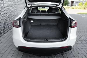 White Tesla Model Y 2023 in Marupe, with an engine capacity of 0.00 L and mileage of 78 thousand km for 41200 €, photo 23 on AUTOMOTO.COM.LV