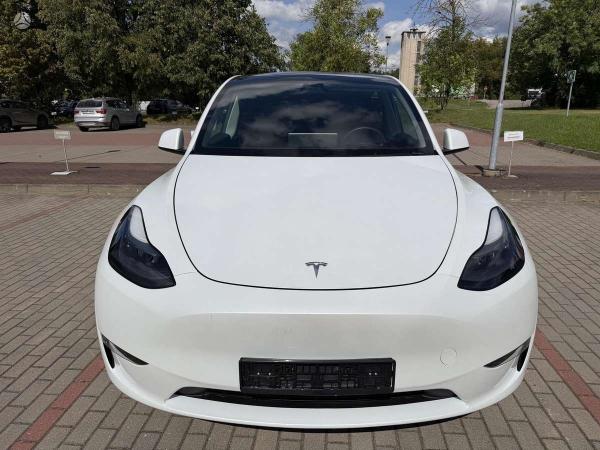 White Tesla Model Y 2023 in Vilnius, with an engine capacity of 0.00 L and mileage of 48 thousand km for 30900 €, photo 4 on AUTOMOTO.COM.LV