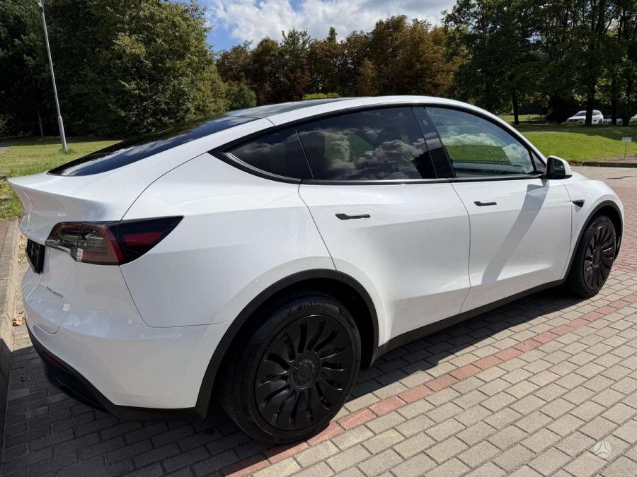 Balts Tesla Model Y 2023 Viļņa, ar dzinēja tilpumu 0.00 L un nobraukumu 48 tūkst. km par 30900 €, foto 7 vietnē AUTOMOTO.COM.LV