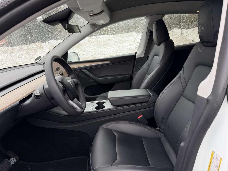 Balts Tesla Model Y 2023 Viļņa, ar dzinēja tilpumu 0.00 L un nobraukumu 48 tūkst. km par 30900 €, foto 19 vietnē AUTOMOTO.COM.LV