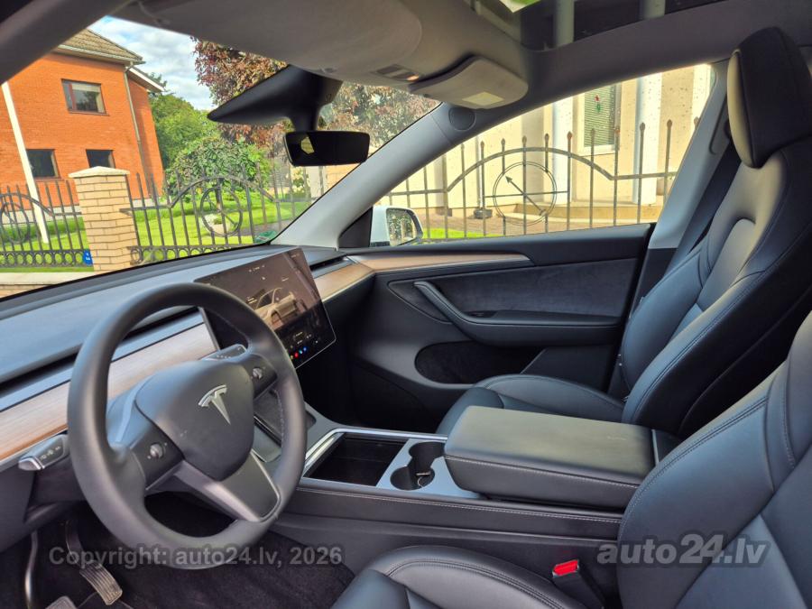 Balts Tesla Model Y 2023 Tartu, ar dzinēja tilpumu 0.00 L un nobraukumu 73 tūkst. km par 36790 €, foto 6 vietnē AUTOMOTO.COM.LV