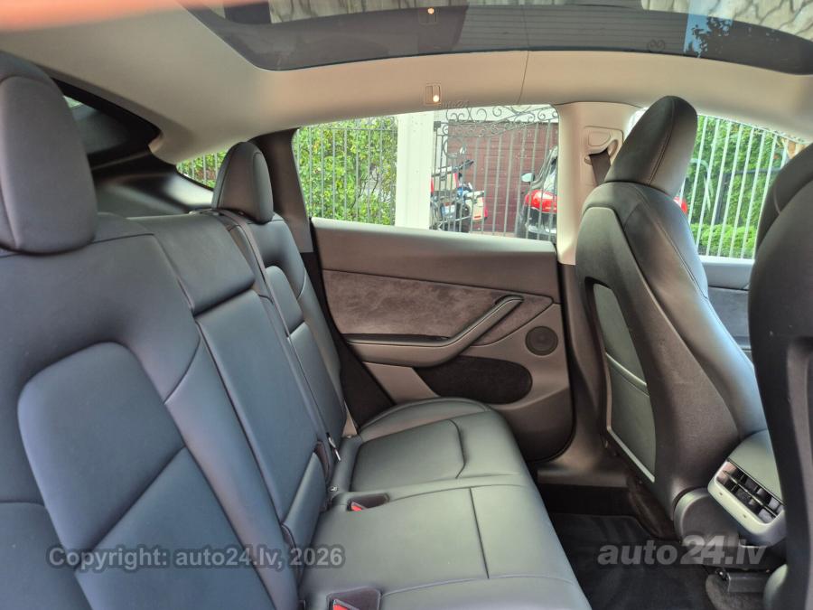 Balts Tesla Model Y 2023 Tartu, ar dzinēja tilpumu 0.00 L un nobraukumu 73 tūkst. km par 36790 €, foto 7 vietnē AUTOMOTO.COM.LV